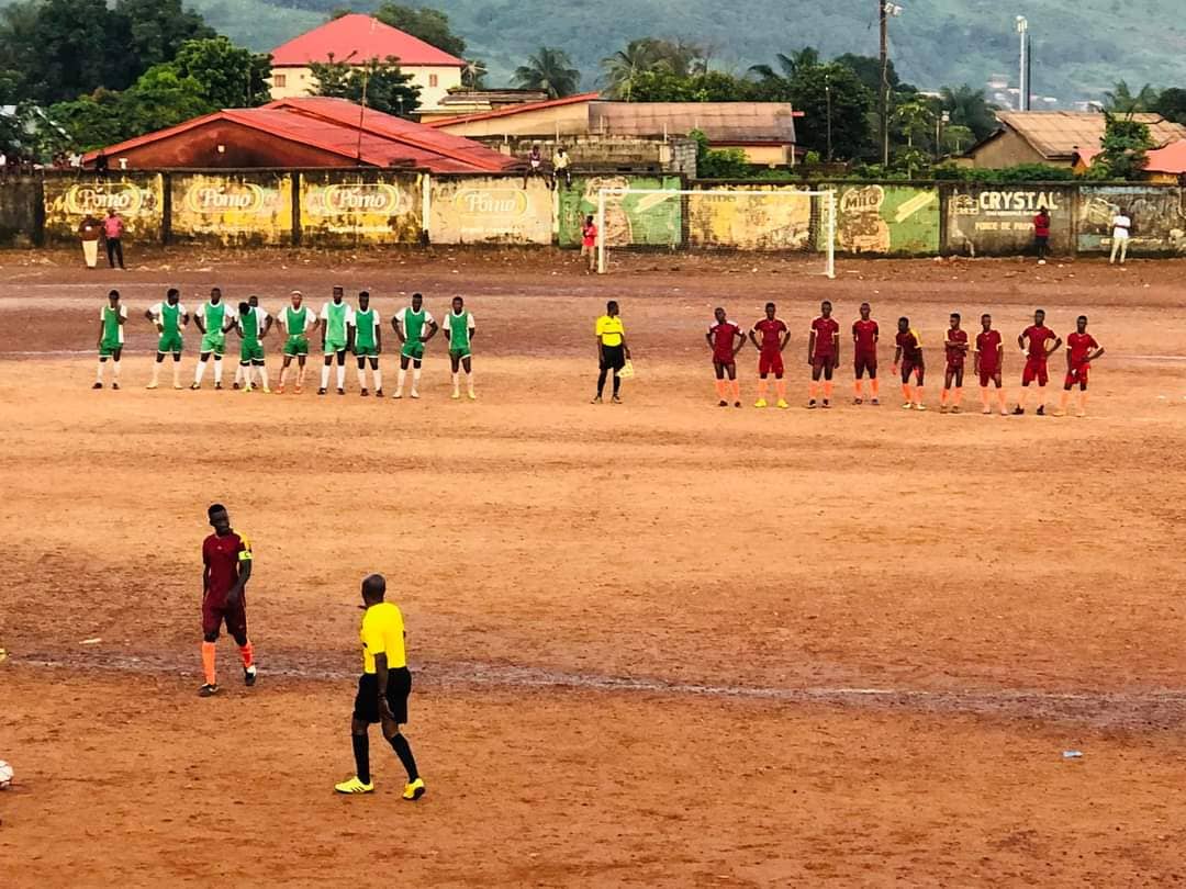 Stade préfectoral de Coyah: KPC promet de mettre le gazon synthétique ...